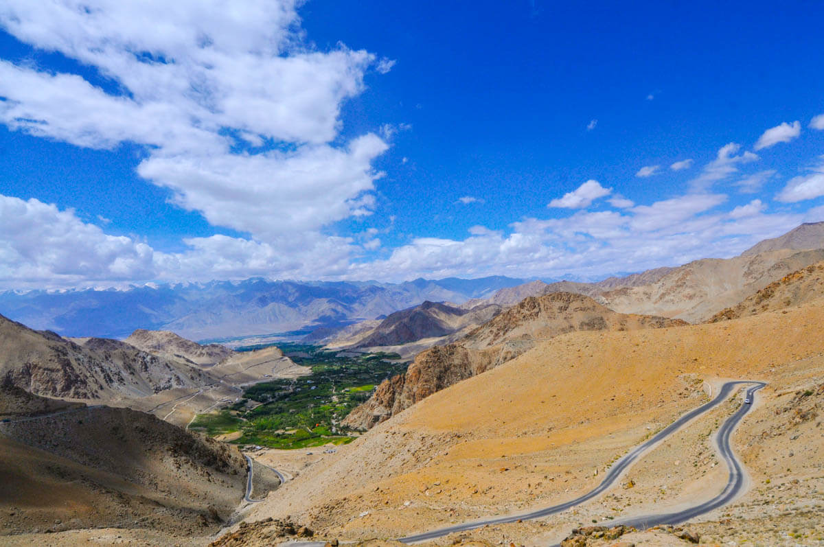 Khardung La: Driving over the highest road in the world - Against the ...
