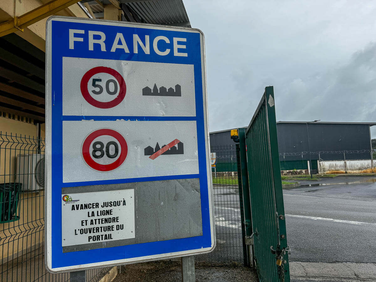 Cómo viajar por tierra a través de las 3 Guayanas - Against the Compass